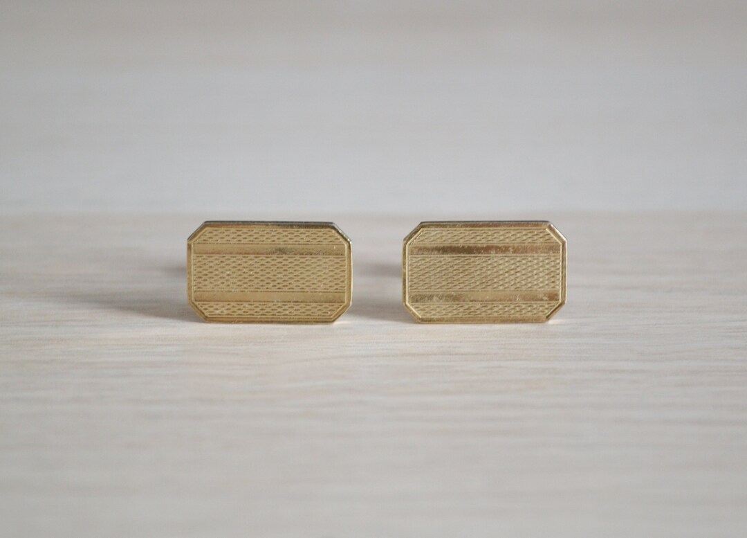 Vintage Retro 80s Gold Rectangle Octagon Wavy Stripy Pattern Shiny ...