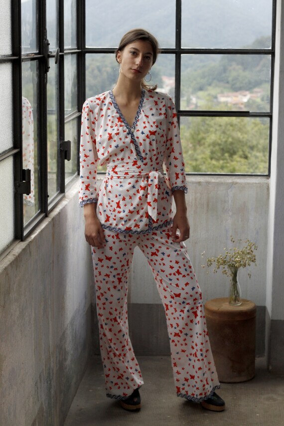 70s Vintage Butterfly Pajamas / Nylon Pajamas / 70’s … - Gem