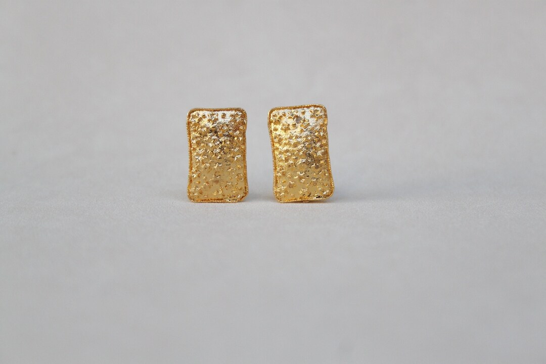 Vintage Golden Rectangular Clip-on Earrings / From the 80s - Etsy