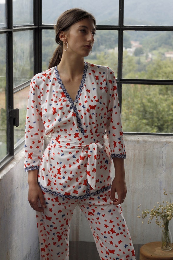 70s Vintage Butterfly Pajamas / Nylon Pajamas / 70’s … - Gem