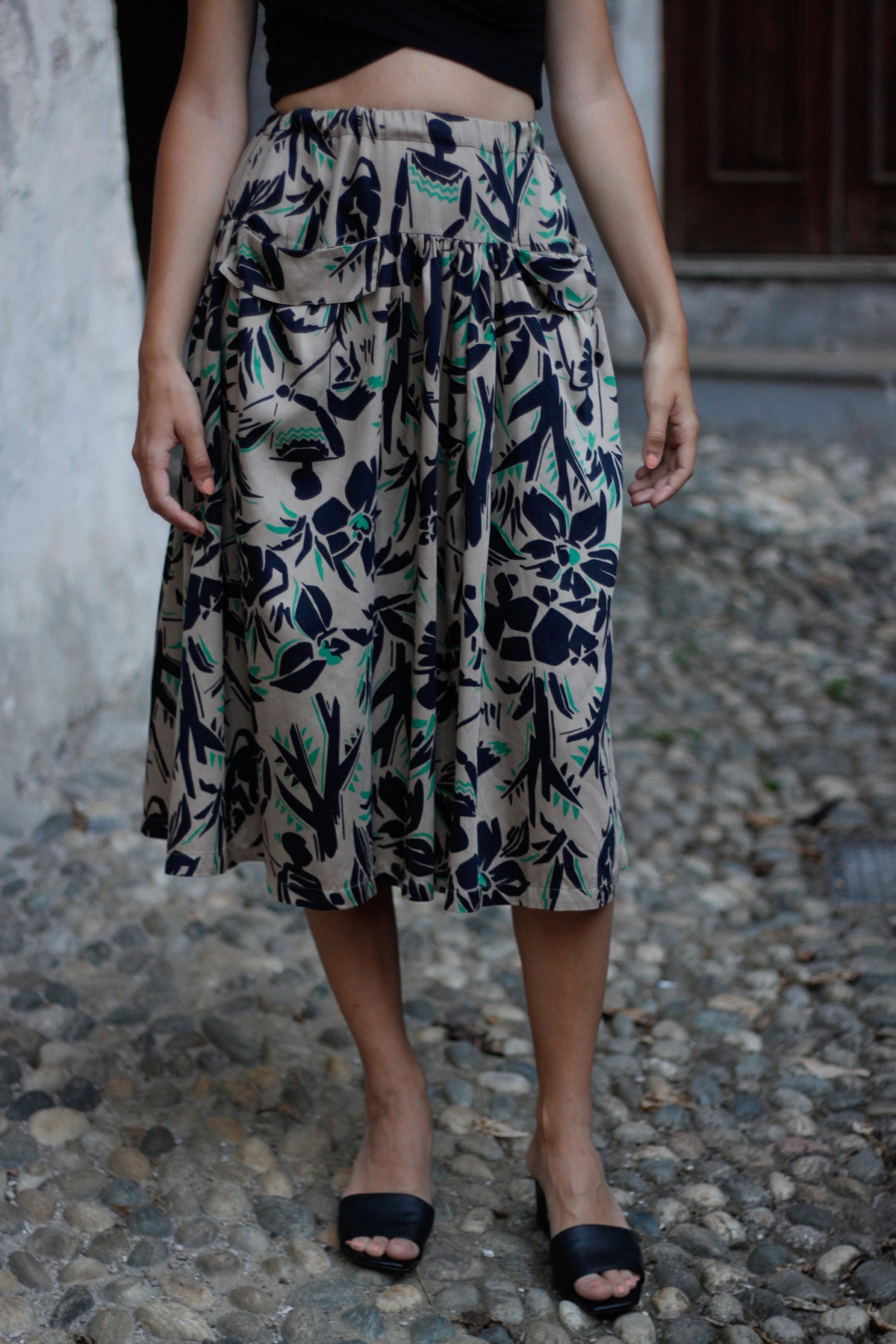 Vintage Circle Skirt / Basque Skirt / Illustrated Pattern / - Etsy