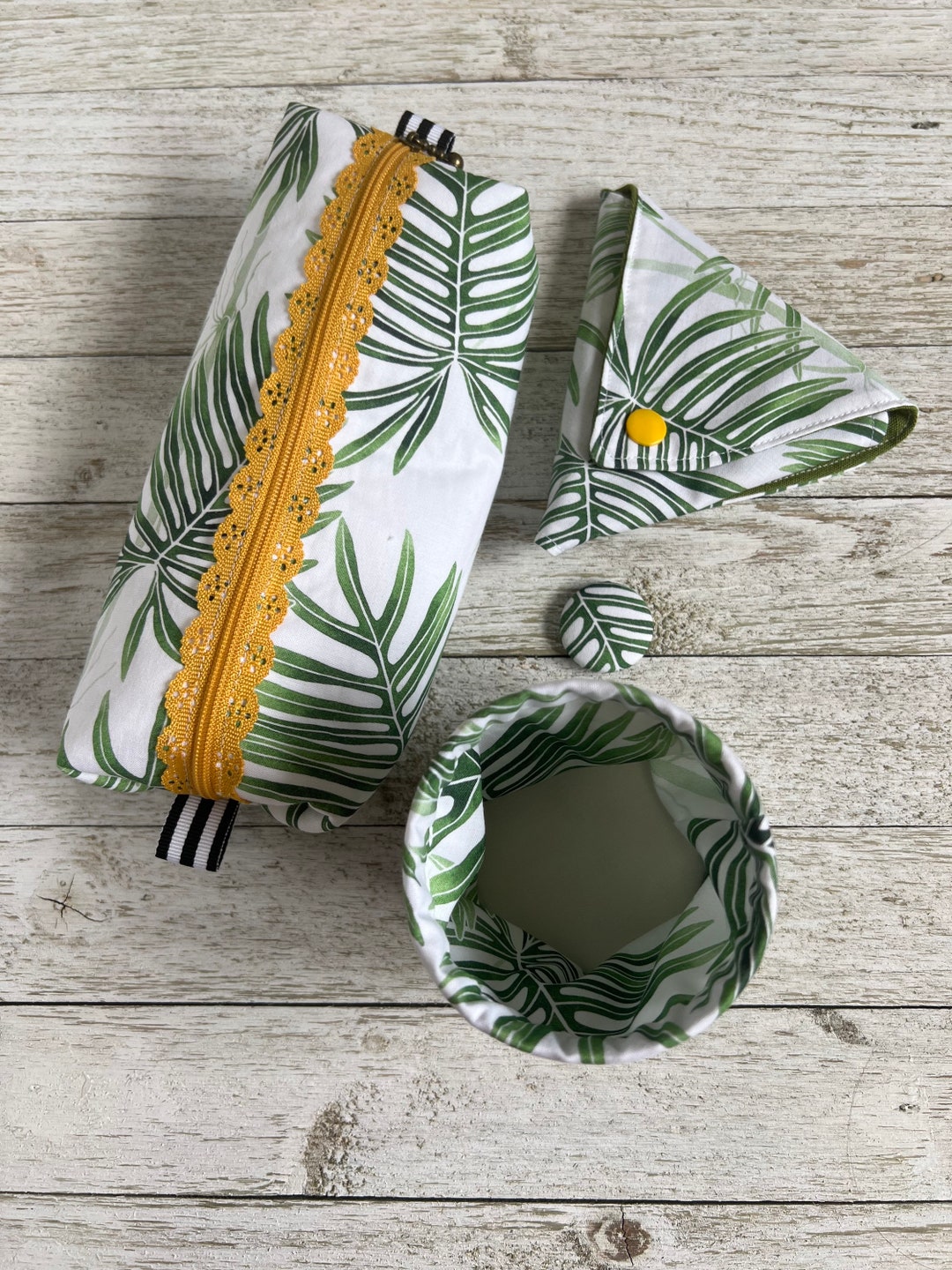 SETS Pop-up Thread Catcher Boxy Pouch Needlebook and Needleminder - Etsy