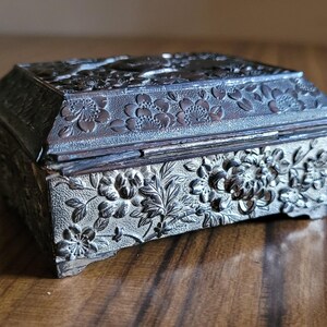 Excellent Japanese Early 20th Century Repoussé Decorative Jewellery or ...