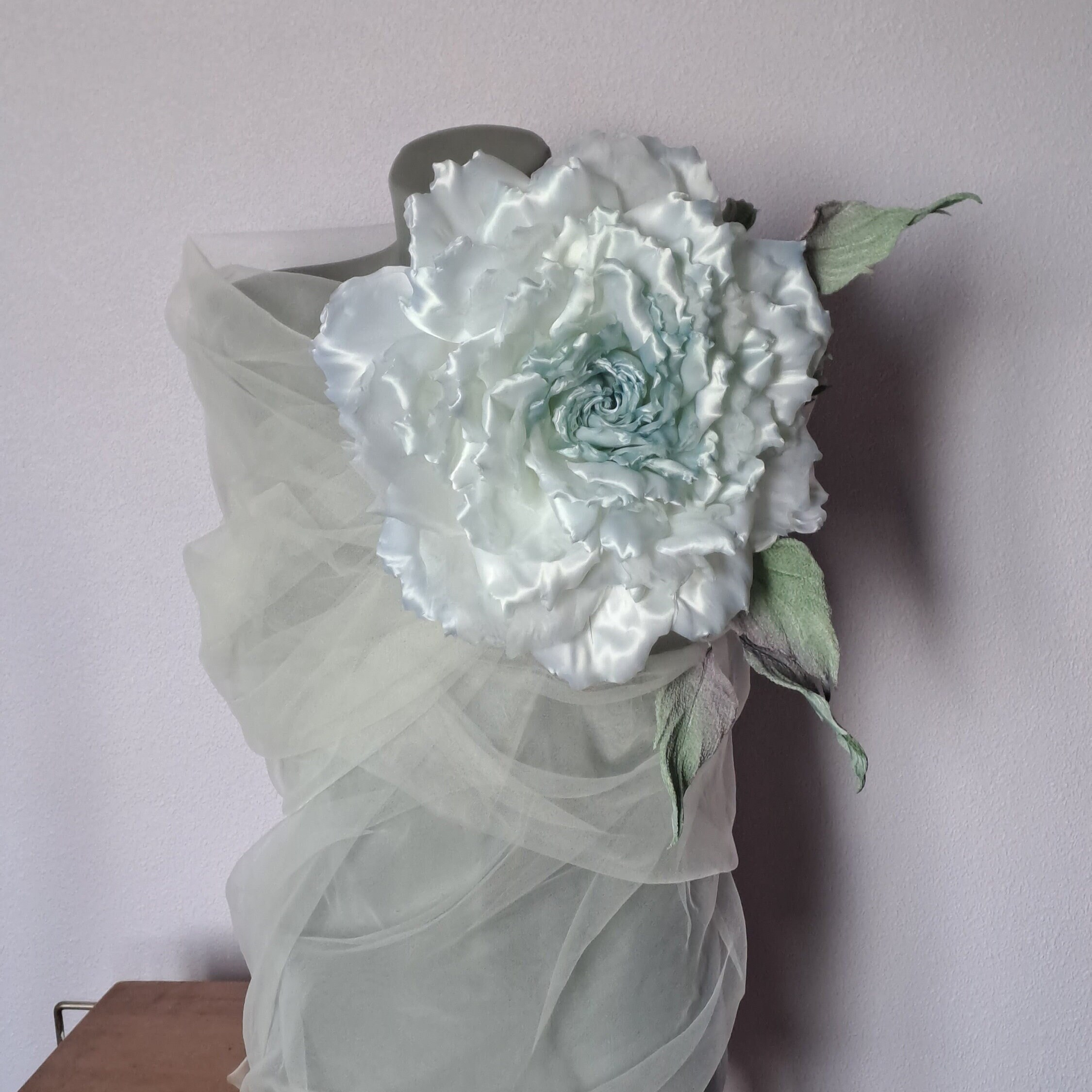 Elegant and Eye-catching: Large Silk Flower Brooch in Pastel Colors - Etsy