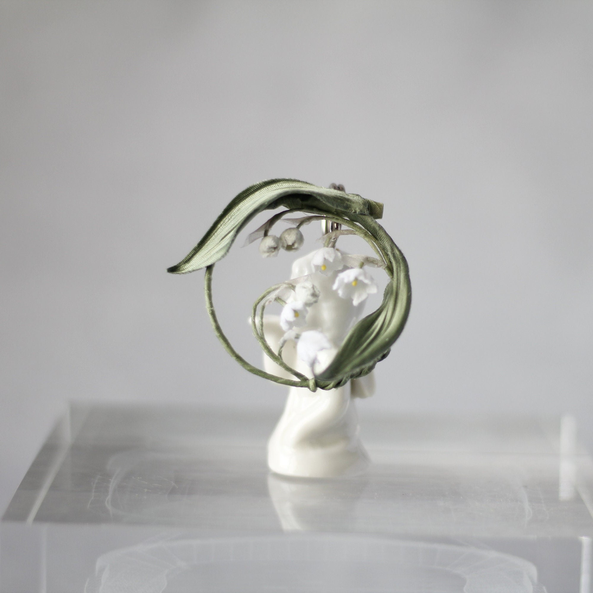 White Flower Pin. Lily of the Valley - Etsy