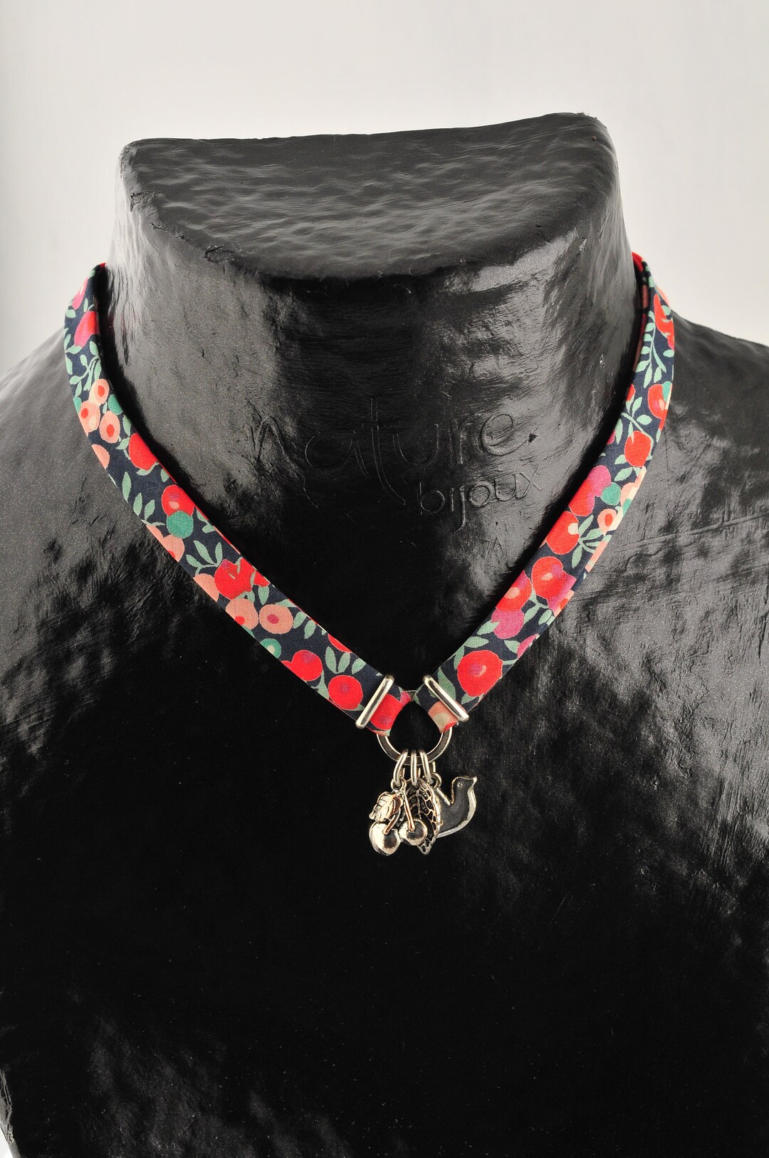 2 COLLIER Models/liberty Fabric and Charms - Etsy