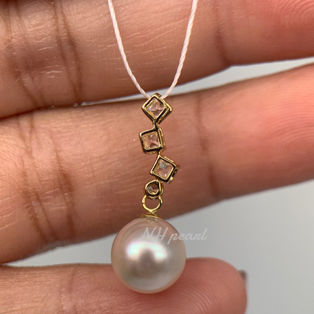 South Sea Pearl in Solid 18k Gold Pendant Necklace, Golden Seawater ...
