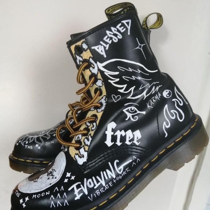 Dr Doc Martens - Etsy