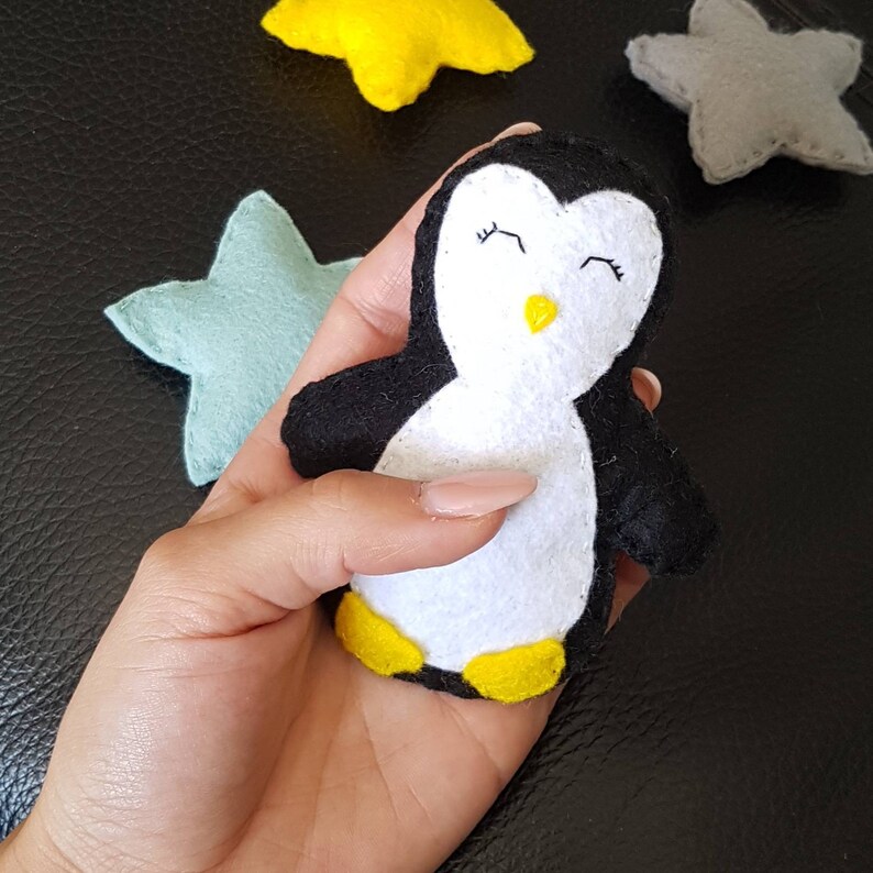 Mobile musical pour lit de bébé pingouin complet | Etsy Mobile musical pour lit de bébé pingouin complet | Etsy