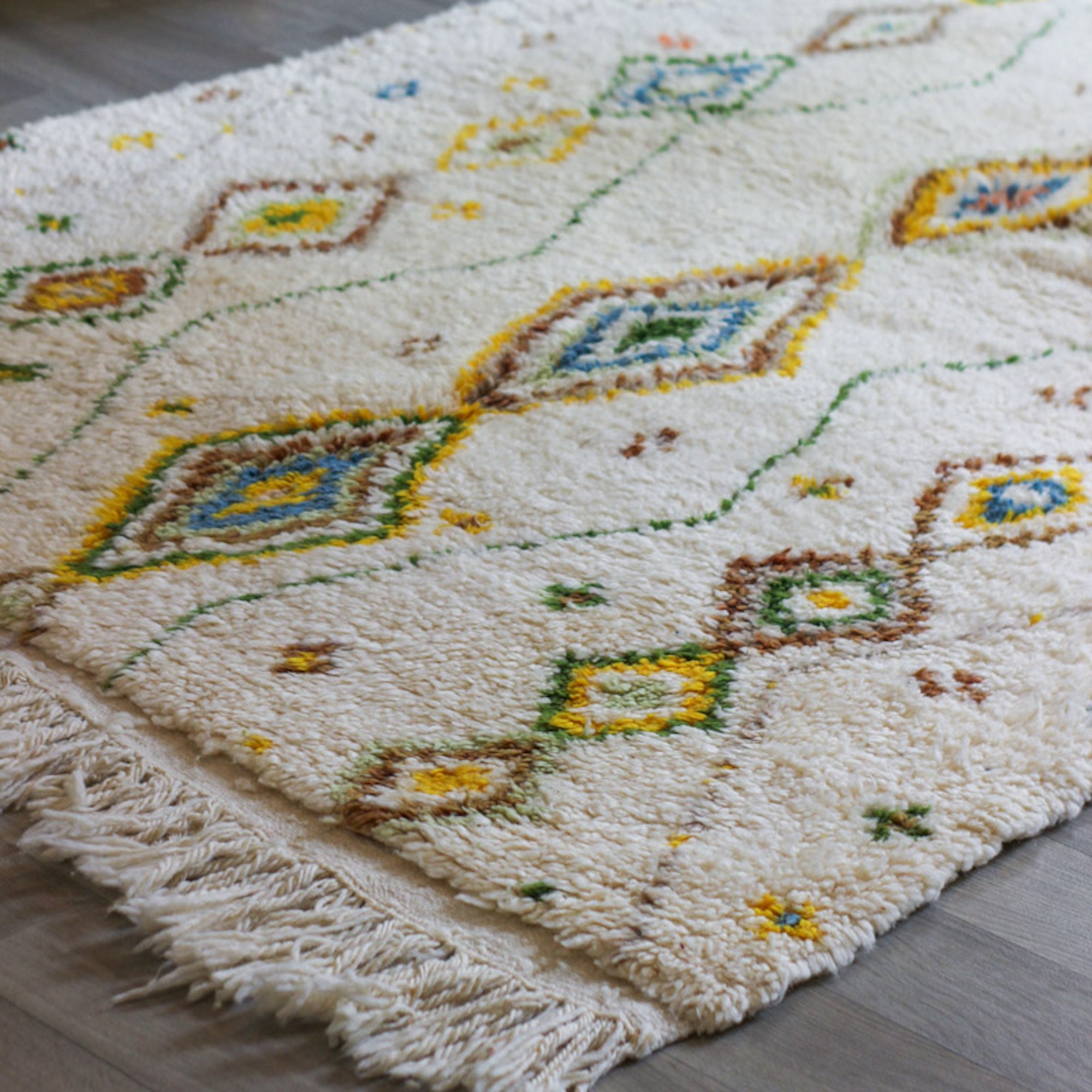 Large Berber Living Room Rug in Pure Azilal Wool, in Ecru, Green ...