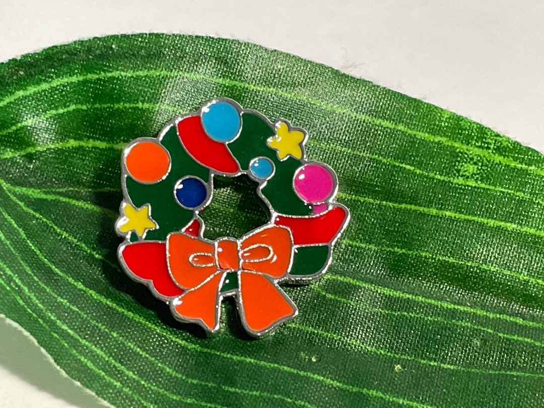 Christmas Wreath Lapel Pin, Wreath Lapel Pin, Christmas Lapel Pin ...