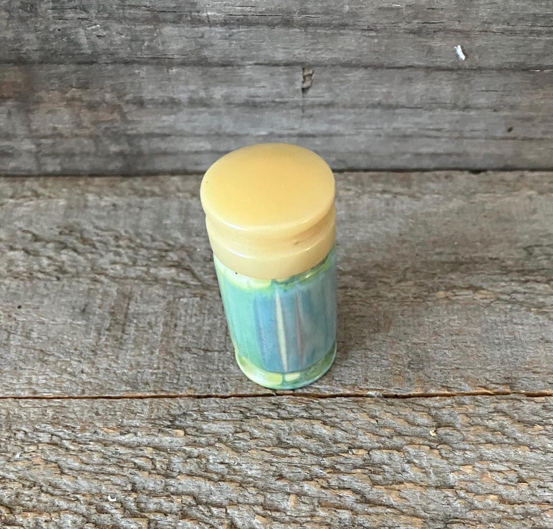 Antique Art Deco Early Plastic Needle Case Green Pink Beige 1-9/16 ...