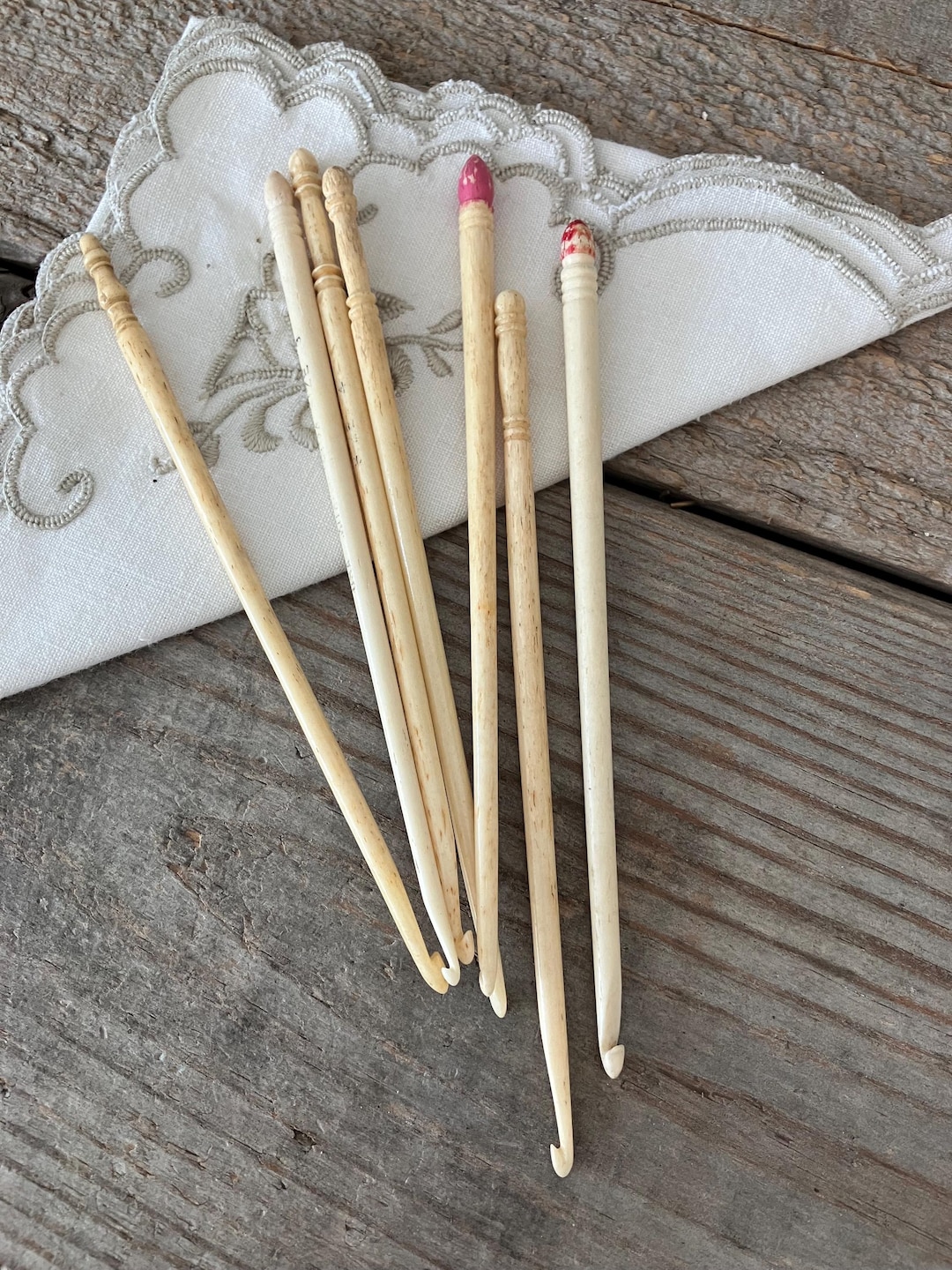 Antique Lot of 7 Carved Bone Crochet Hooks Susan Bates & Others ...
