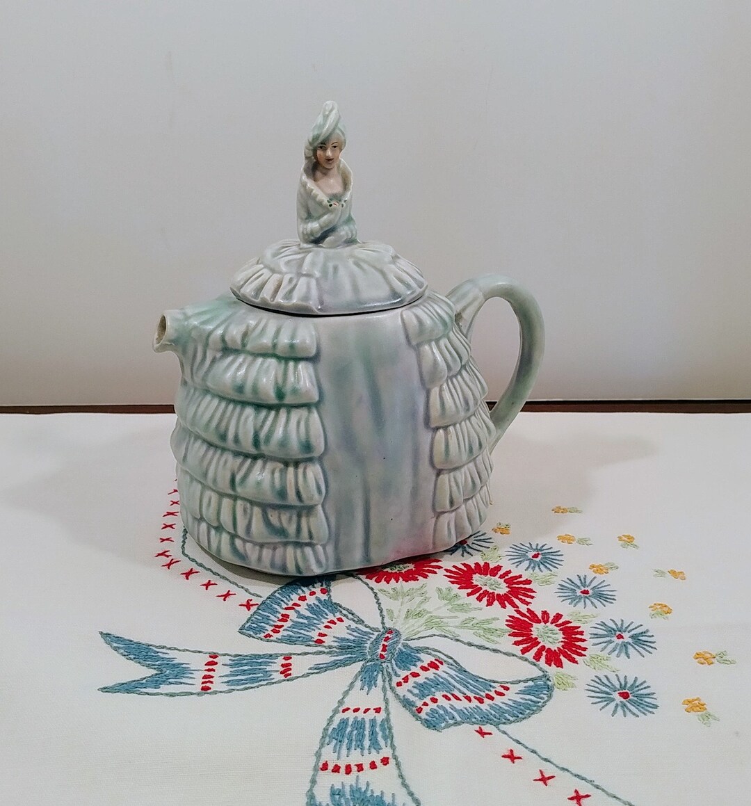 Stunning Sadler Ye Daintee Lady Crinoline Lady Teapot in Blue With Hand ...