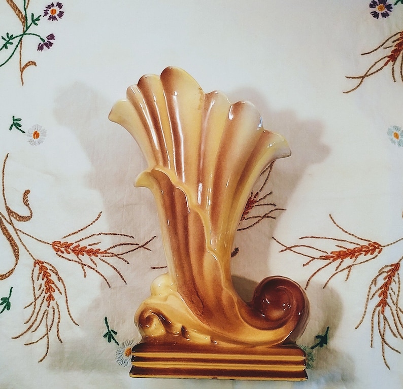 Vintage Standing Scroll Cornucopia Vase Vintage Vase Vintage - Etsy