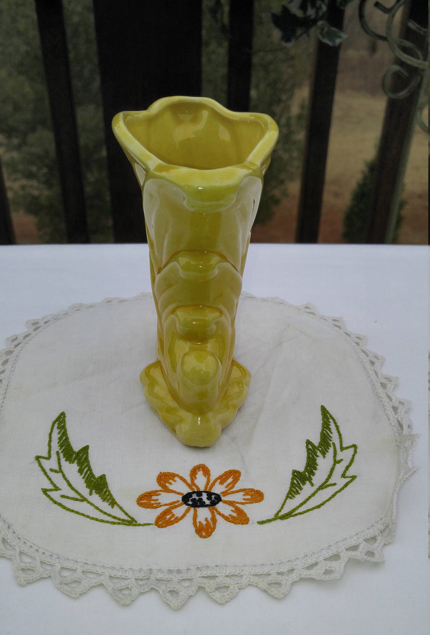 Shawnee Standing Cornucopia Scroll Leaf Vase Planter, Vintage Shawnee ...