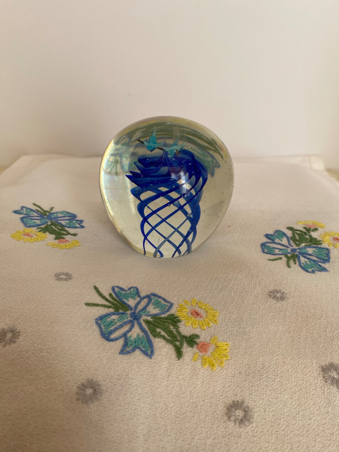 Soaring Blue Birds Art Glass Paperweight; Vintage Paperweight, Glass ...