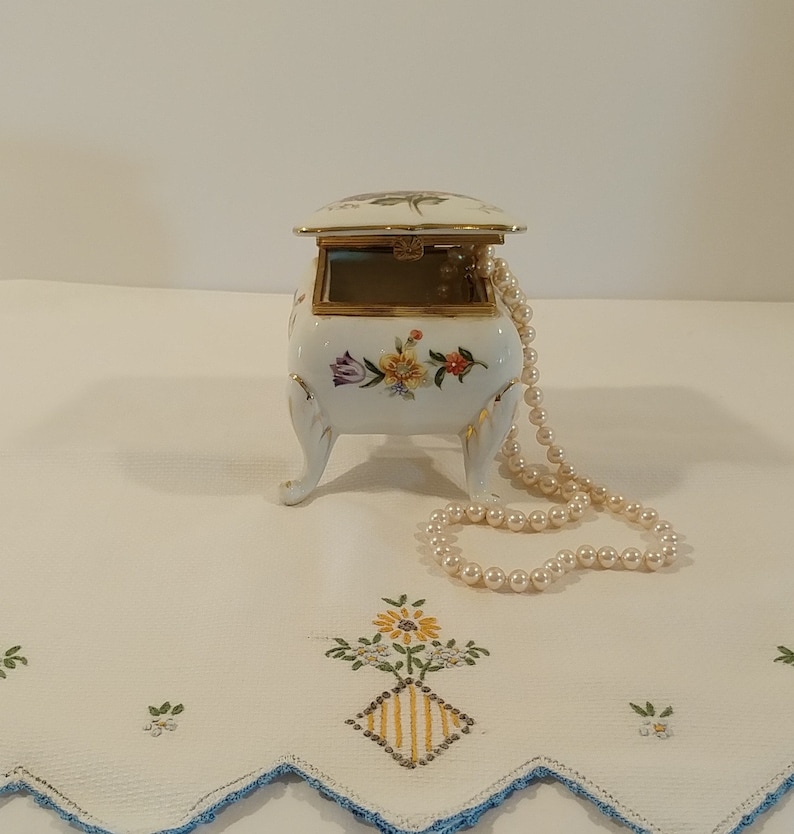 Vintage Napco Footed Jewelry Cache Box With Floral Display - Etsy