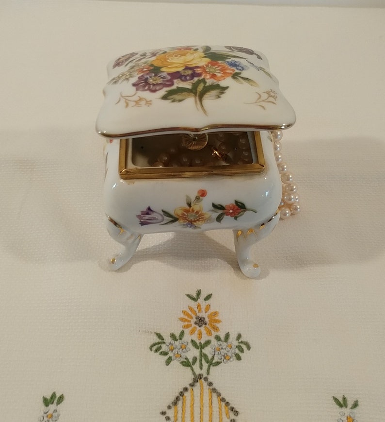 Vintage Napco Footed Jewelry Cache Box With Floral Display - Etsy
