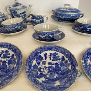 Children's Blue Willow Tea Set, Extensive 26 Piece Set, Made in Japan ...
