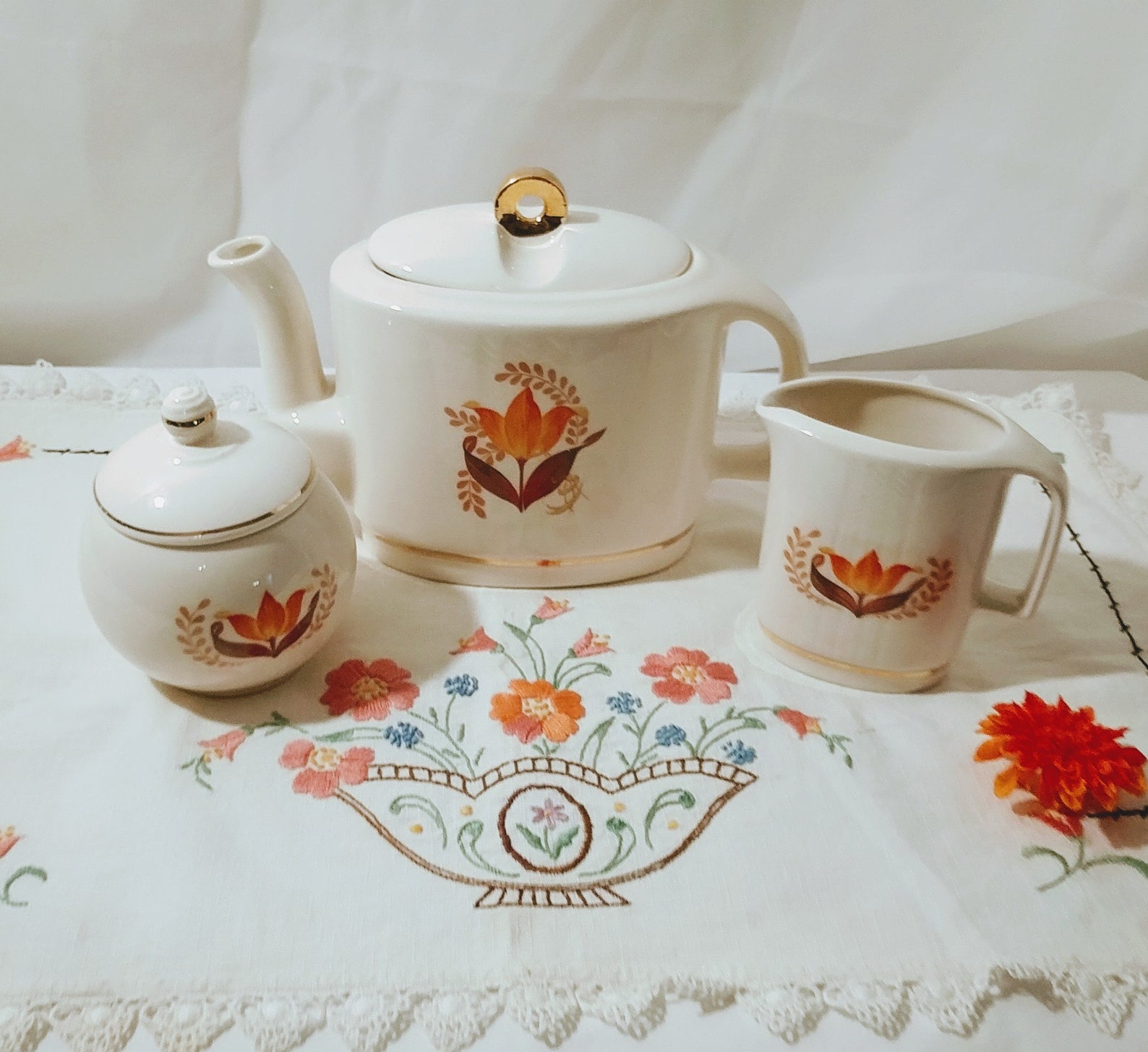 Harker Pottery Modern Tulip Pattern Tea Set Full Size | Etsy