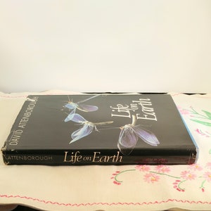 Life on Earth, A Natural History, Hardcover Book by Famed Zoologist ...