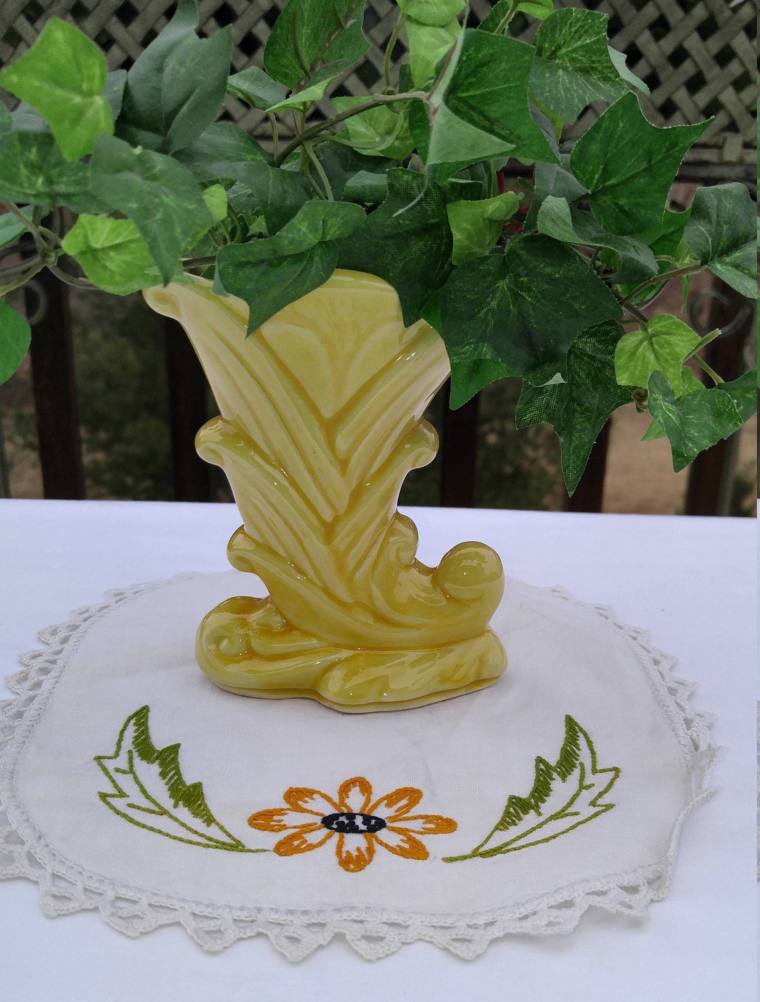 Shawnee Standing Cornucopia Scroll Leaf Vase Planter, Vintage Shawnee ...