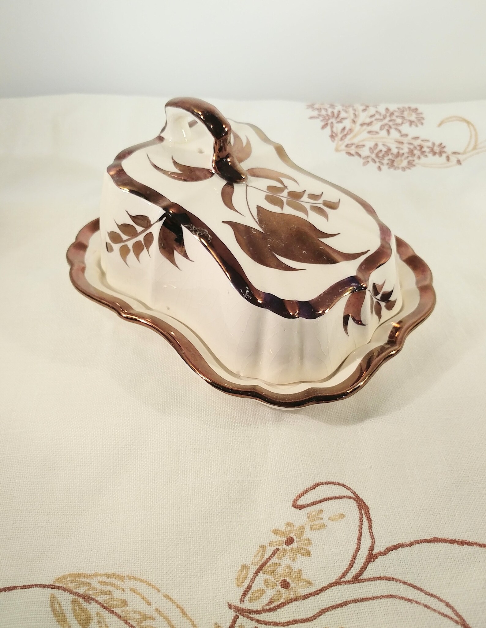 Lancaster & Sandland Englishware Copper Luster Glazed Wedge Cheese ...