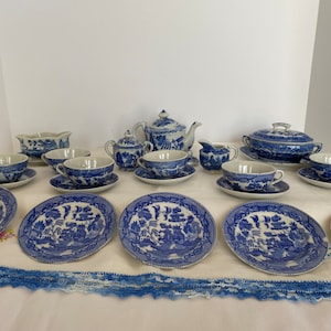 Children's Blue Willow Tea Set, Extensive 26 Piece Set, Made in Japan ...