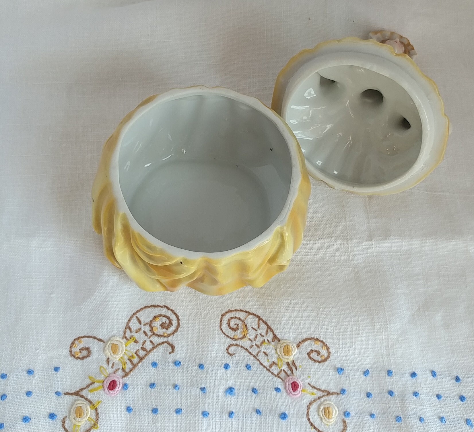 Colonial Lady Covered Powder Jar Two Piece Set Vintage - Etsy