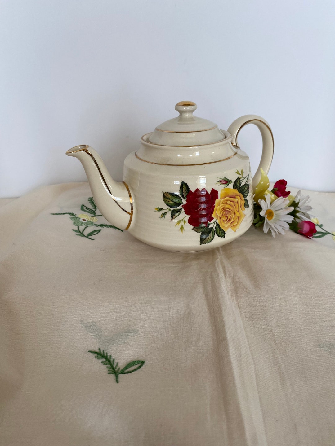 Sadler Red and Yellow Roses Teapot, Full Size; Vintage Sadler, Sadler ...