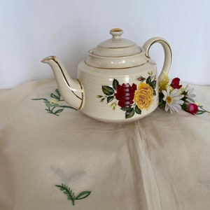 Sadler Red and Yellow Roses Teapot, Full Size; Vintage Sadler, Sadler ...