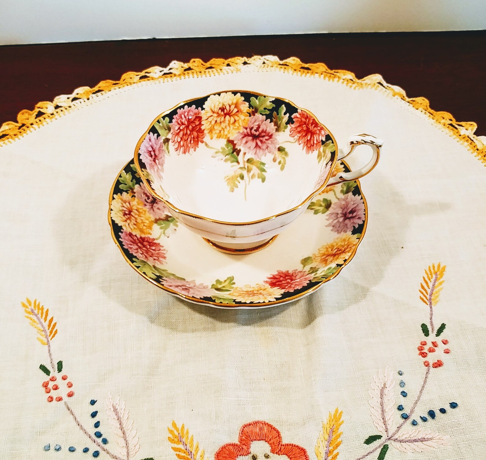 Paragon Bone China Mums Pattern Pedestal Tea Cup and Saucer Set ...