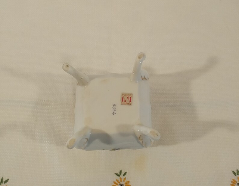 Vintage Napco Footed Jewelry Cache Box With Floral Display - Etsy