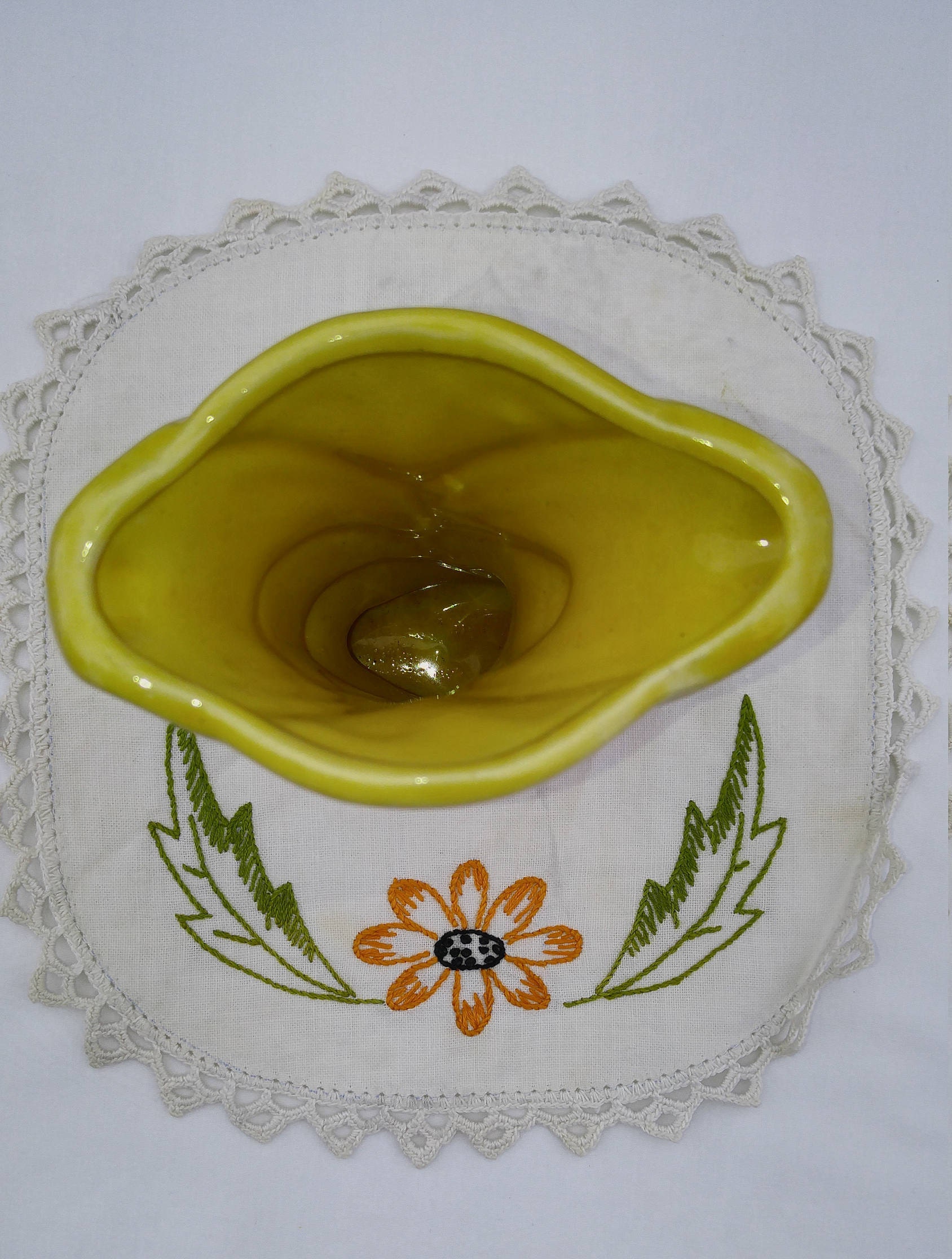 Shawnee Standing Cornucopia Scroll Leaf Vase Planter, Vintage Shawnee ...