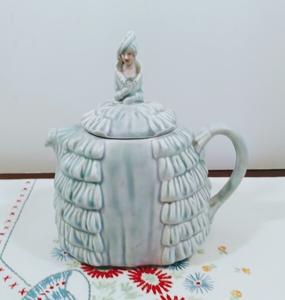 Home & Living Vintage Sadler Ye Dainlee Ladyee 1930s Teapot Crinoline ...