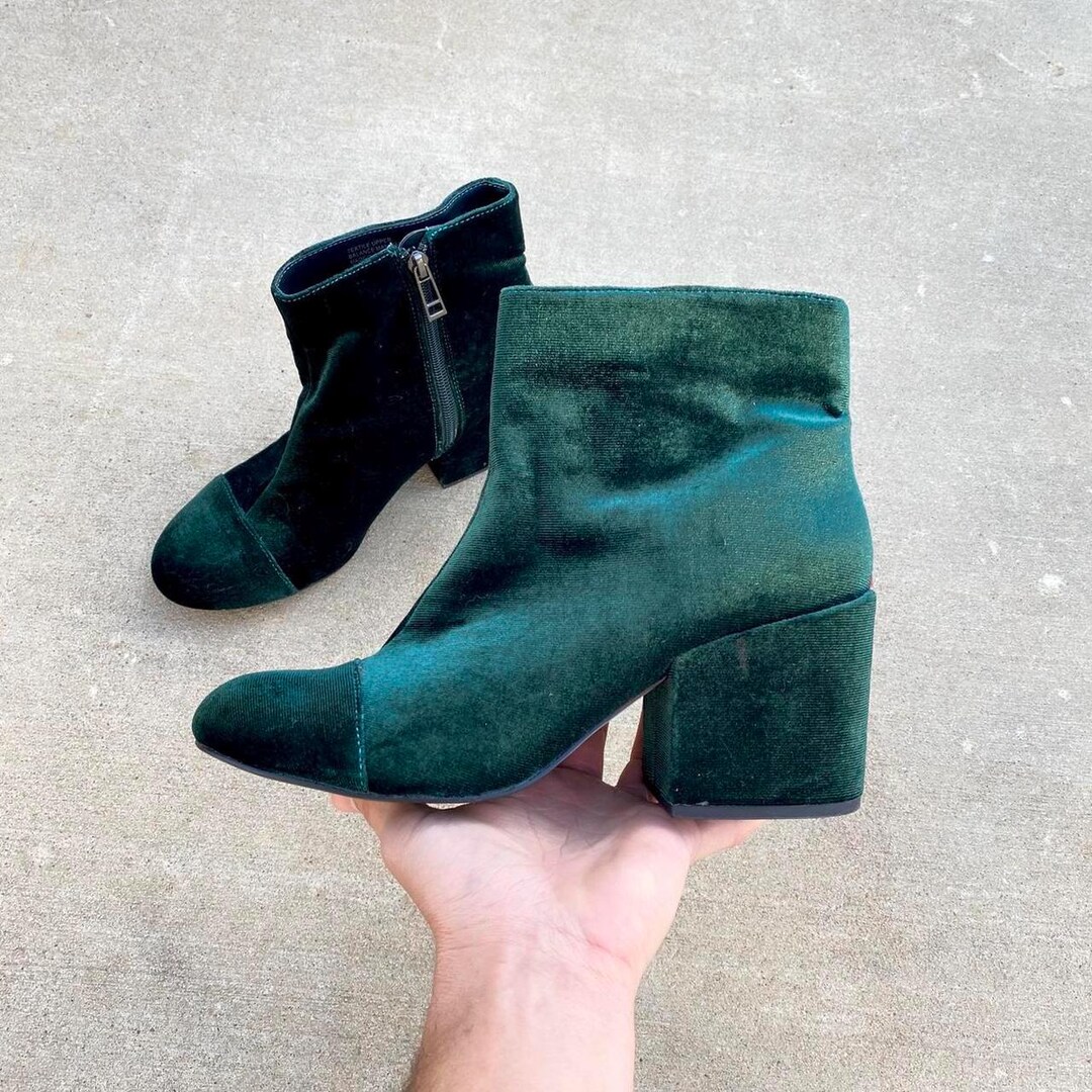 Charles by Charles David Green Velour Ankle Boots Heels Women's 9 Shoes ...
