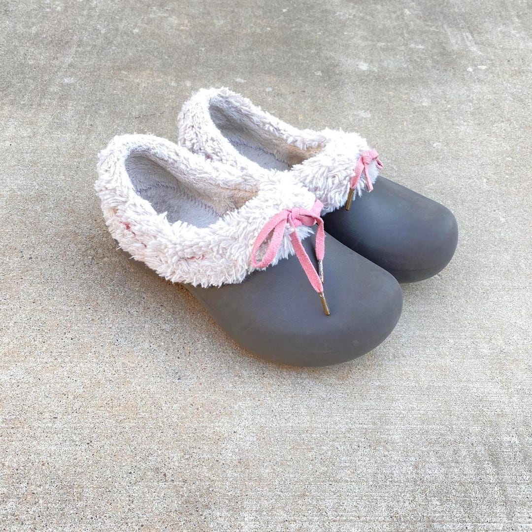CROCS Coquette Style Gray Clogs Pink Bows Juniors Size 3 or Women's ...