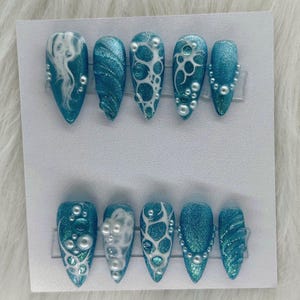 Blue Crystal Cat Eye + White Hexcore Press on Nails With Pearls and 3D ...