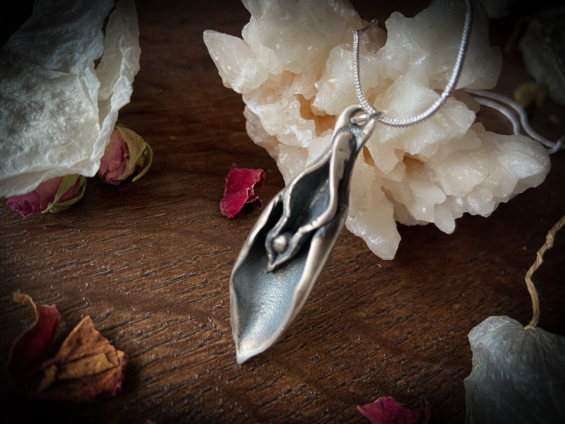 Sterling Silver Yoni Pendant, Sacred Feminine Necklace - Etsy