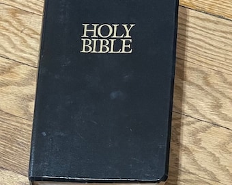 Holy Bible New International Version (NIV) E-book PDF Download Jesus ...