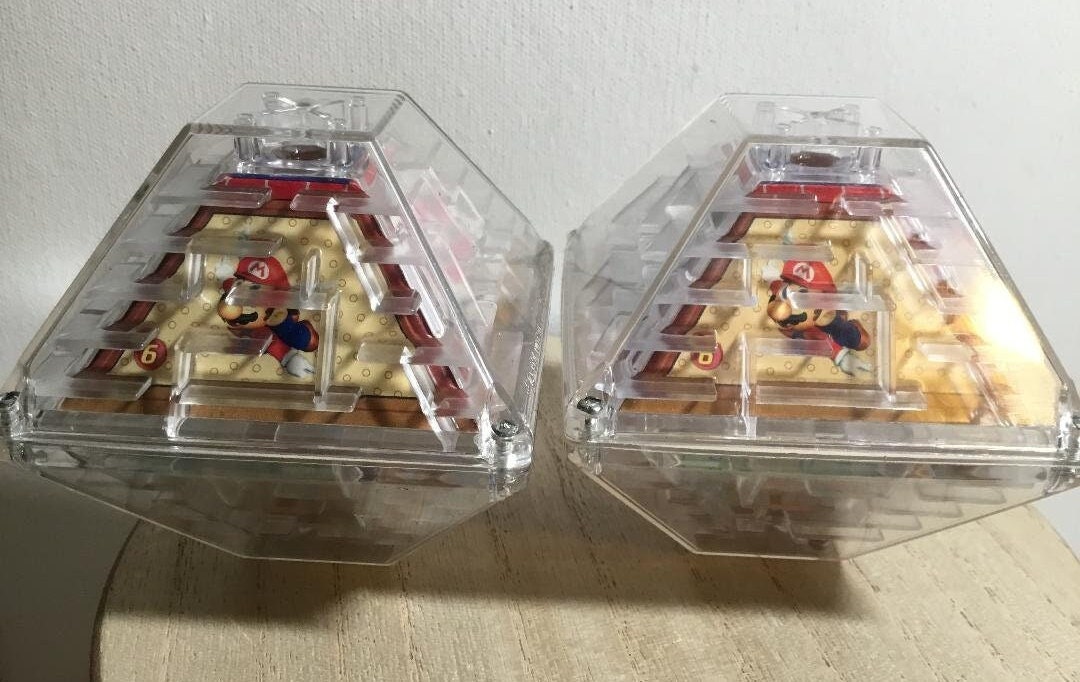 Vintage 1997 Super Mario Bros 8 Sided Plastic Double Sided Pyramid Maze ...