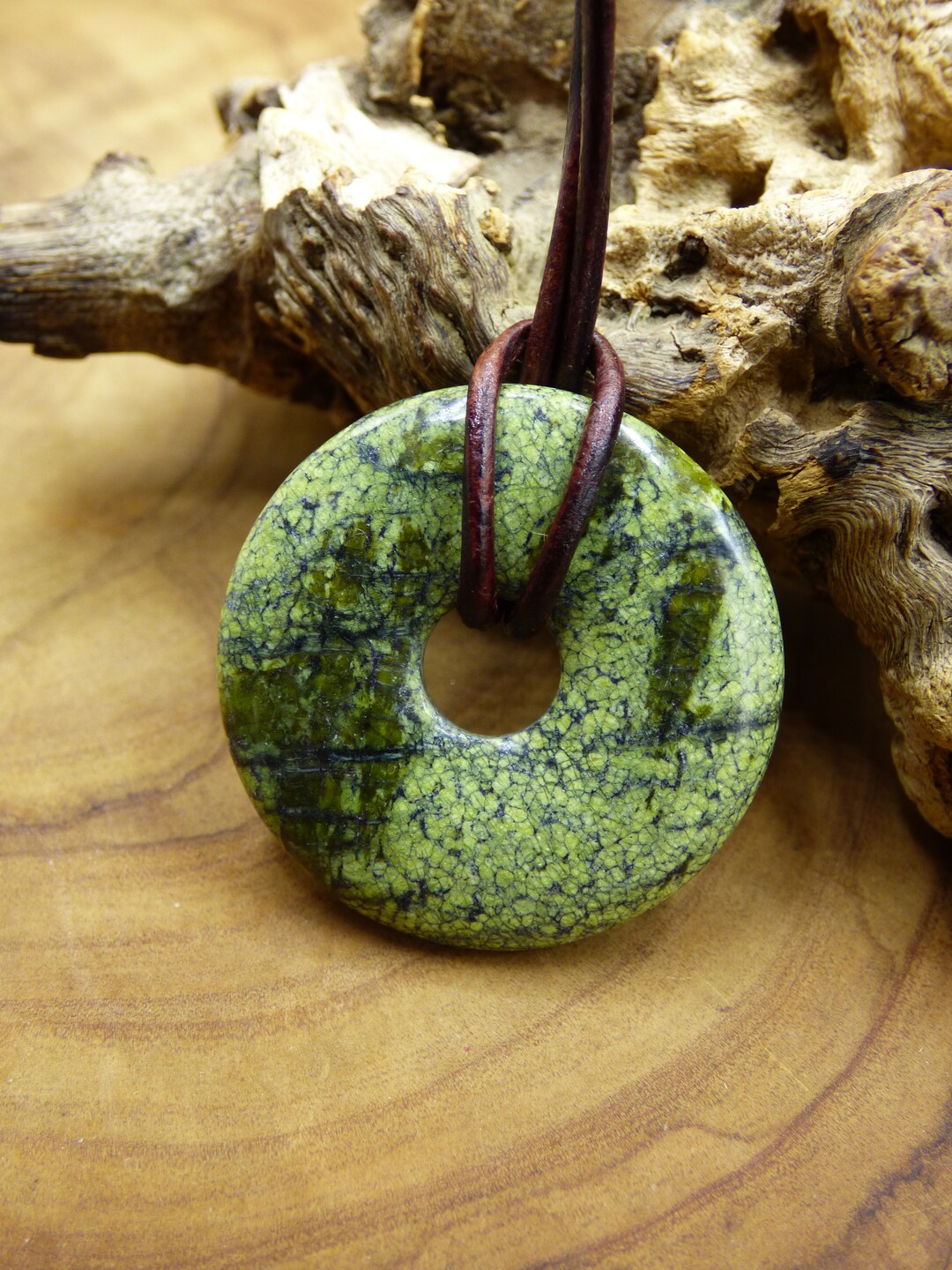 Mamba Stone serpentine 30 Mm Donut Green Gemstone Necklace HIPPIE GOA ...
