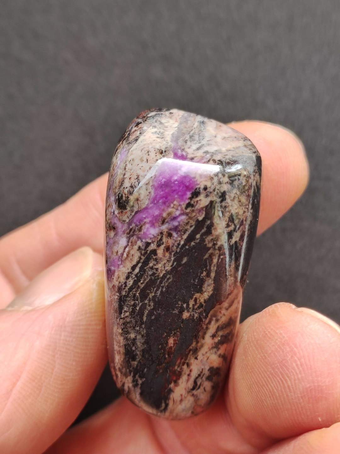 Sugilith Handschmeichler Heilsteine Meditation Energie Edelstein Deko ...