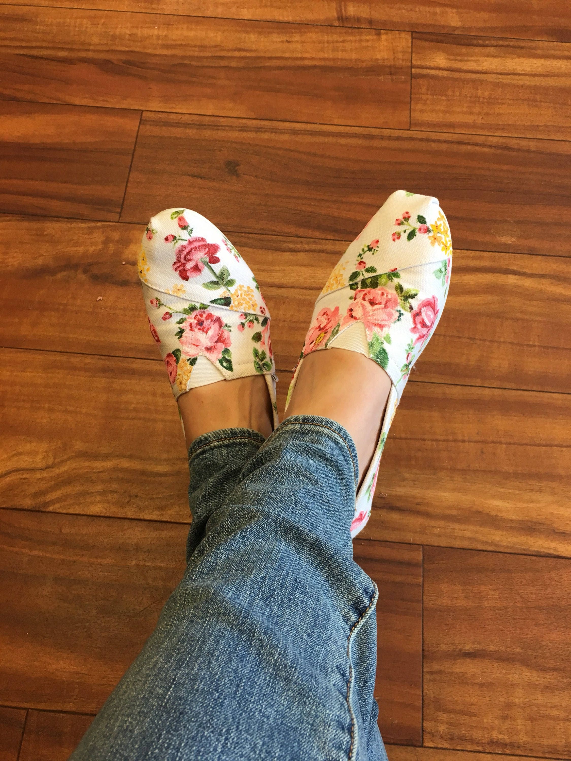 Hand-painted TOMS Shoes (roses) - Etsy