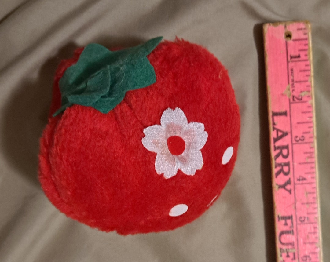 1980s Vintage Kawaii Strawberry Prize Plush by Acme Crane Machine Ufo ...