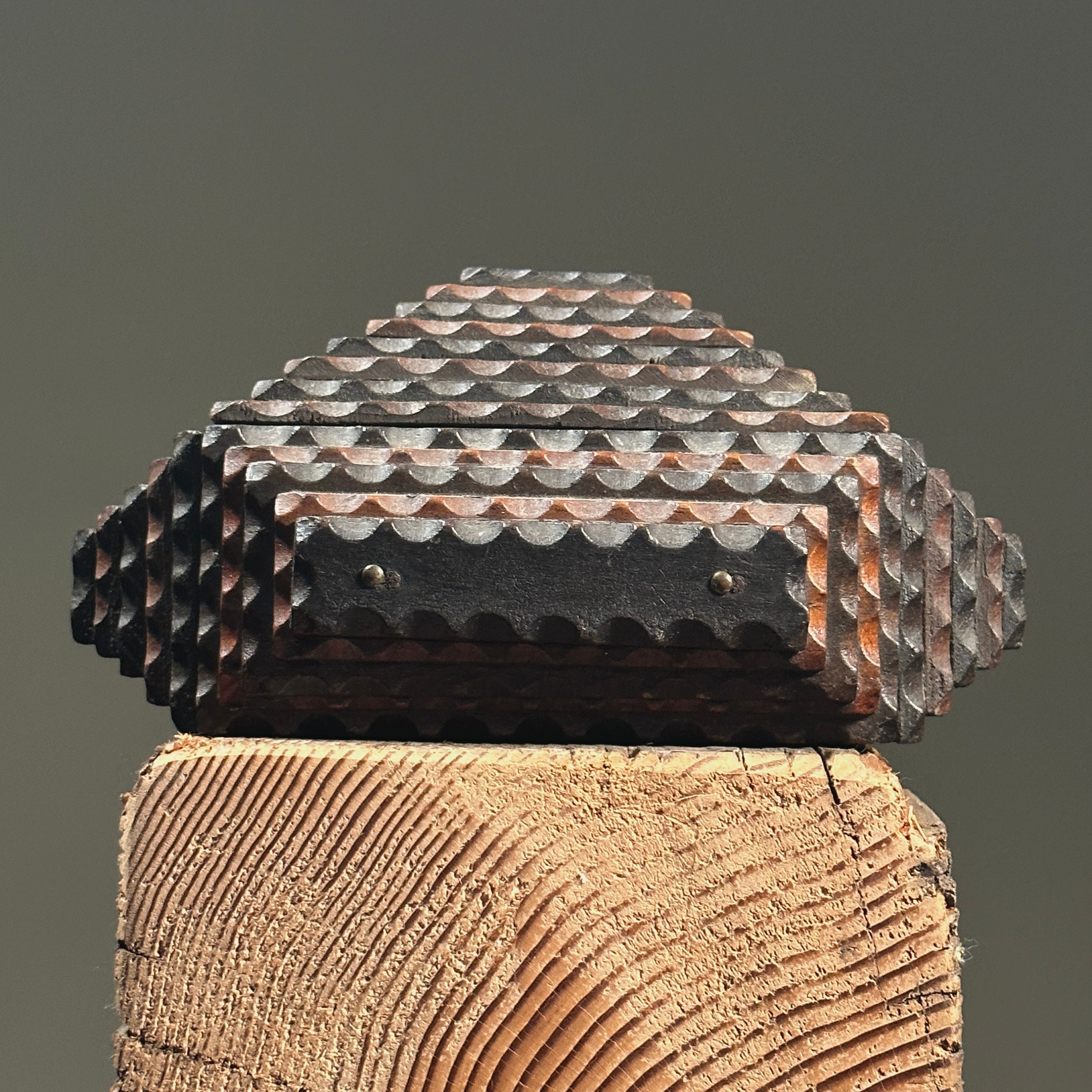 Antique Chip Carved Bicolor Tramp Art Lidded Geometric Box/brutalist - Etsy