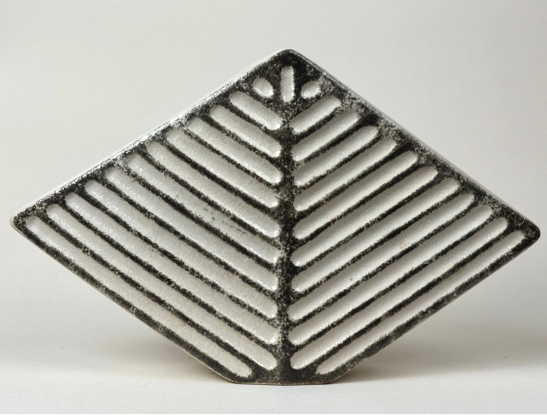 Vintage Modernist Japanese Diamond Shaped Ceramic Vase - Etsy