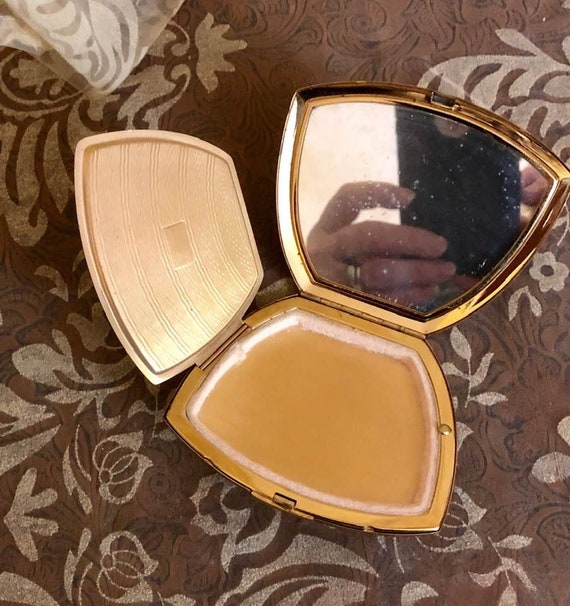 Vintage Elgin American Powder Compact 230 - Gem