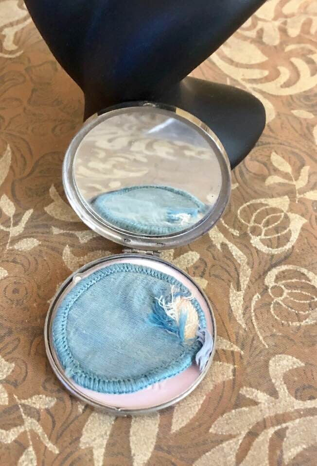 Vintage Tre-jur Powder Compact 237 - Etsy